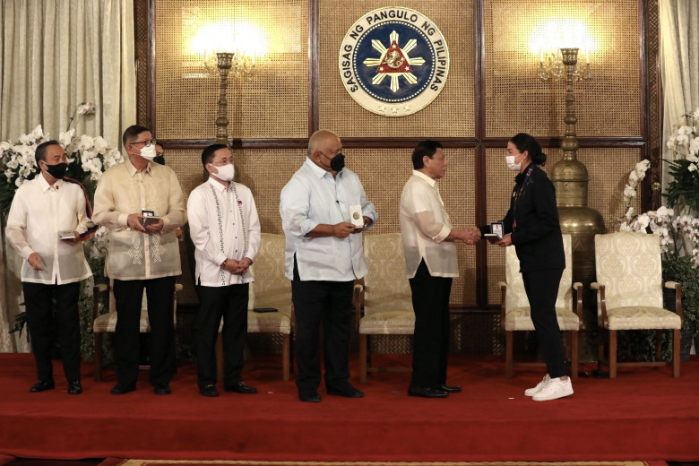 Duterte commends Filipino athletes in 31st Sea Games | News Fort - Your ...